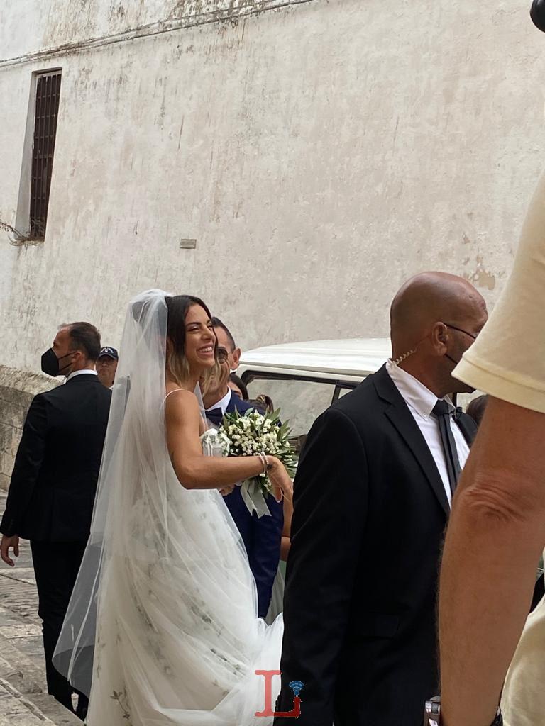 Il sì del calciatore e dell'influencer: Stefano Sensi e Giulia Amodio ...