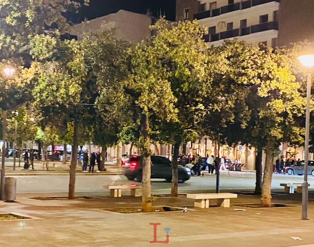 Monopoli, auto senza regole: in marcia sullo stradone della piazza tra ...